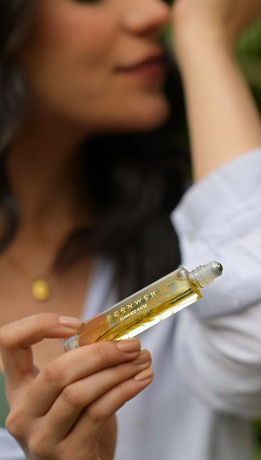 Understanding Fragrance Sillage and Projection: A Simple Guide - Fernweh