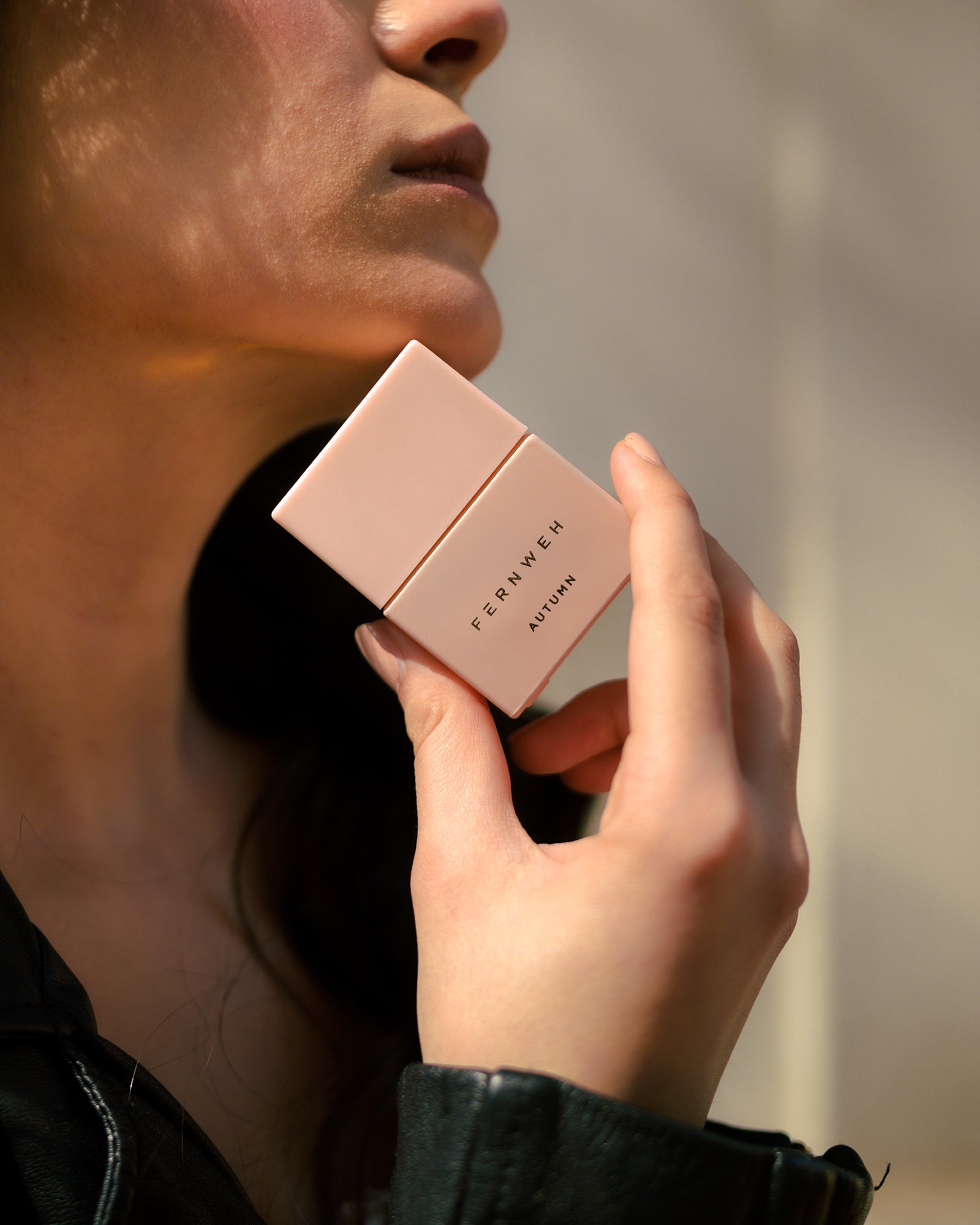 Which Perfume Has the Best Sillage and Projection? - Fernweh